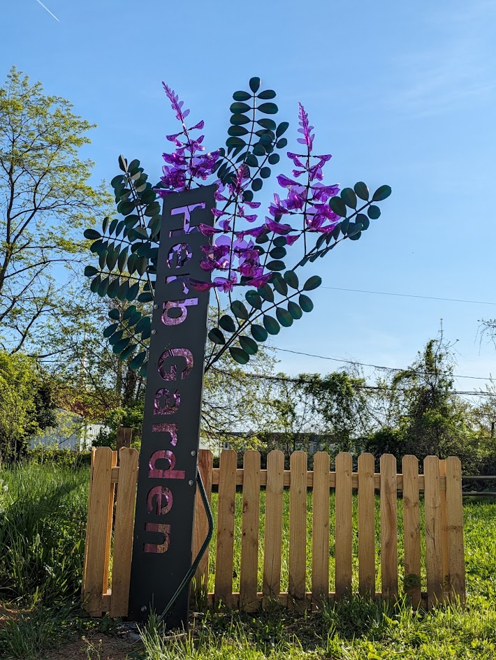 Arlington Renaissance Gardens – Formstone Castle Art